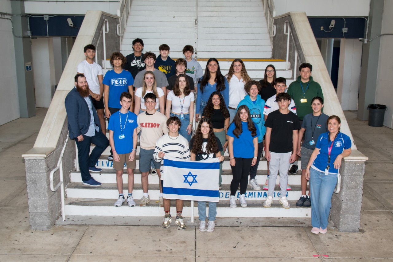 Mensch Club – The Navigator